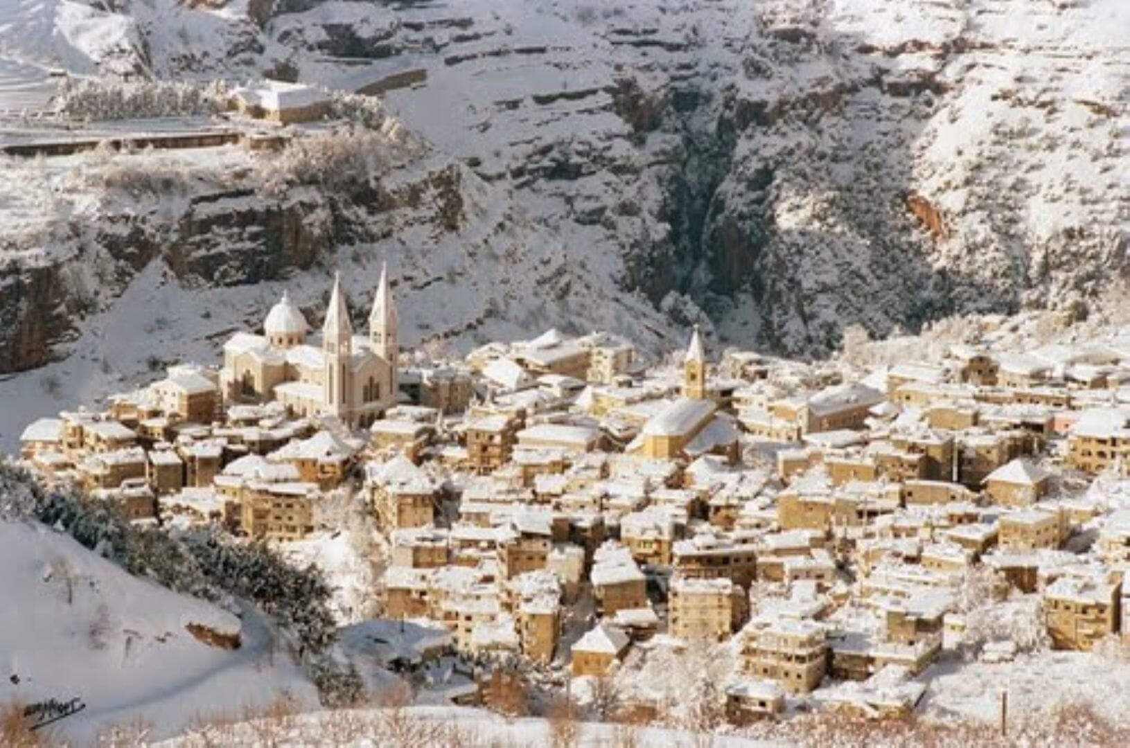 Bsharri Travel Guide, Photos & Videos, Things to do & see - Earth Roulette