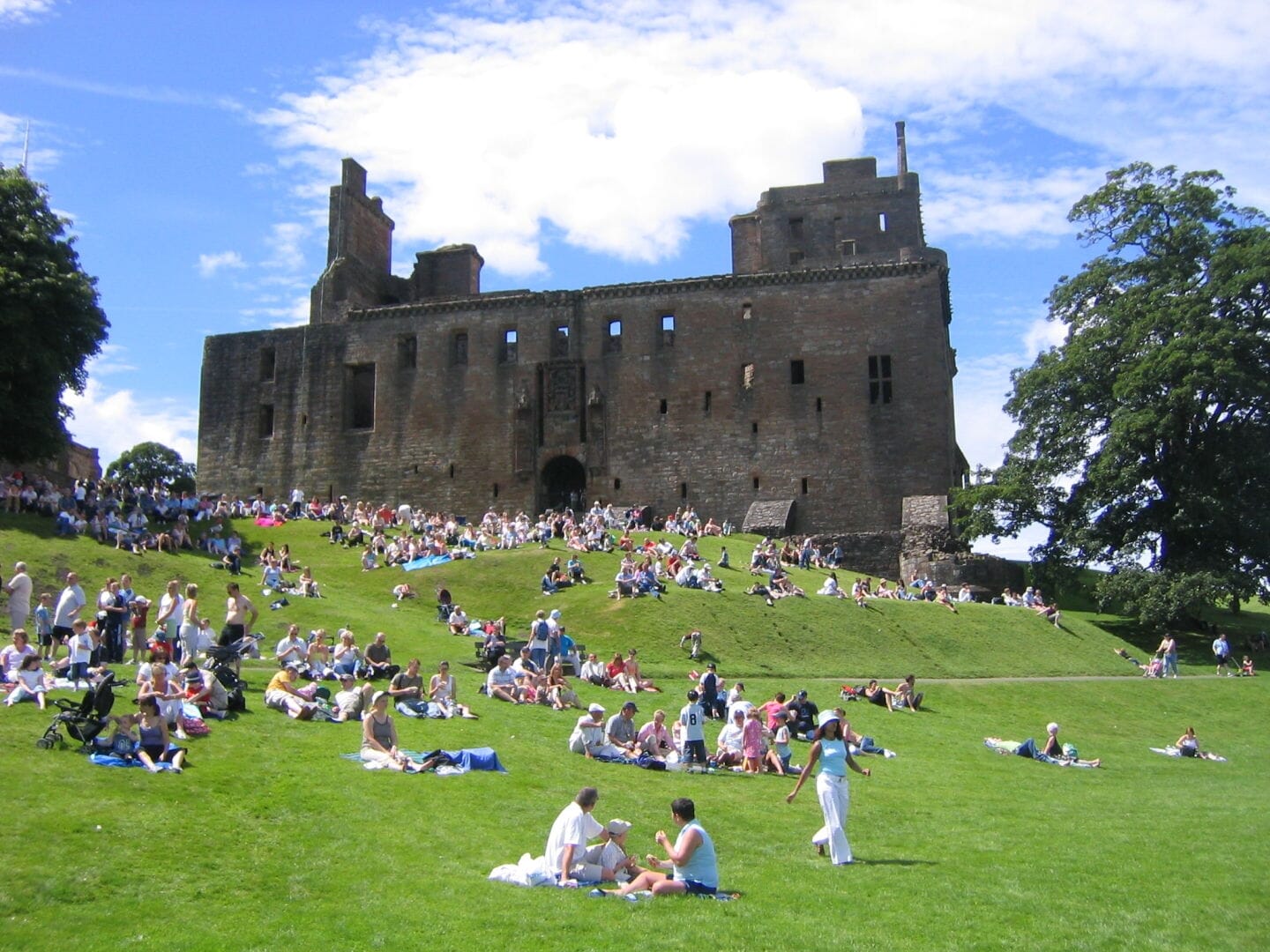 Linlithgow Travel Guide, Photos & Videos, Things to do & see - Earth Roulette