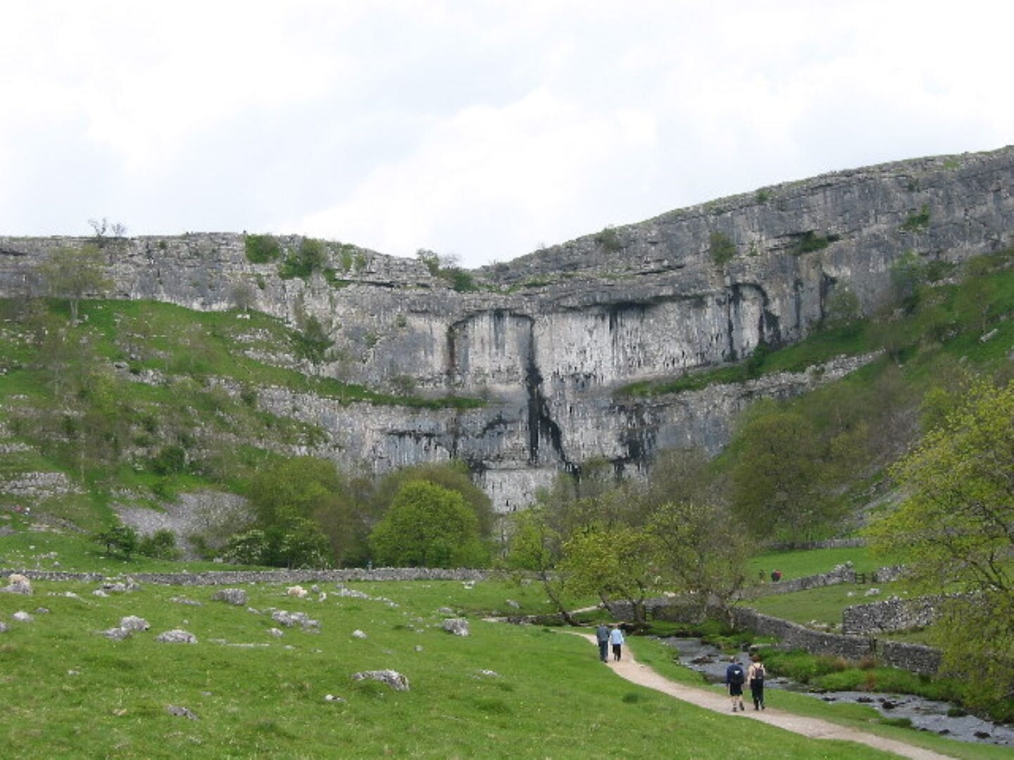 Things to Do in Malham, United Kingdom 2025 - Hotels & Flights - Earth ...