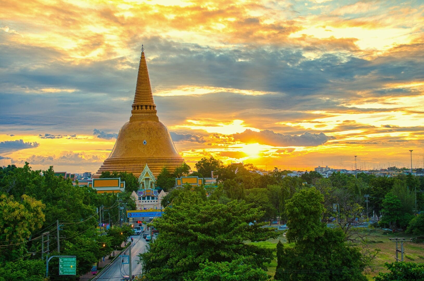 Things to Do in Nakhon Pathom, Thailand 2025 - Hotels & Flights - Earth ...