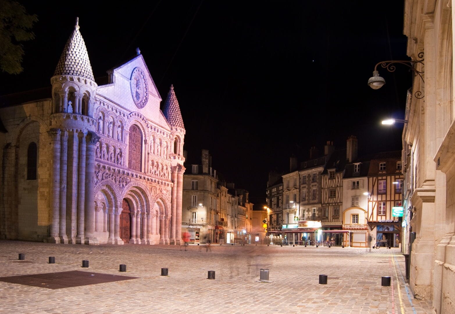 Things to Do in Poitiers, France 2026 - Hotels & Flights - Earth Roulette