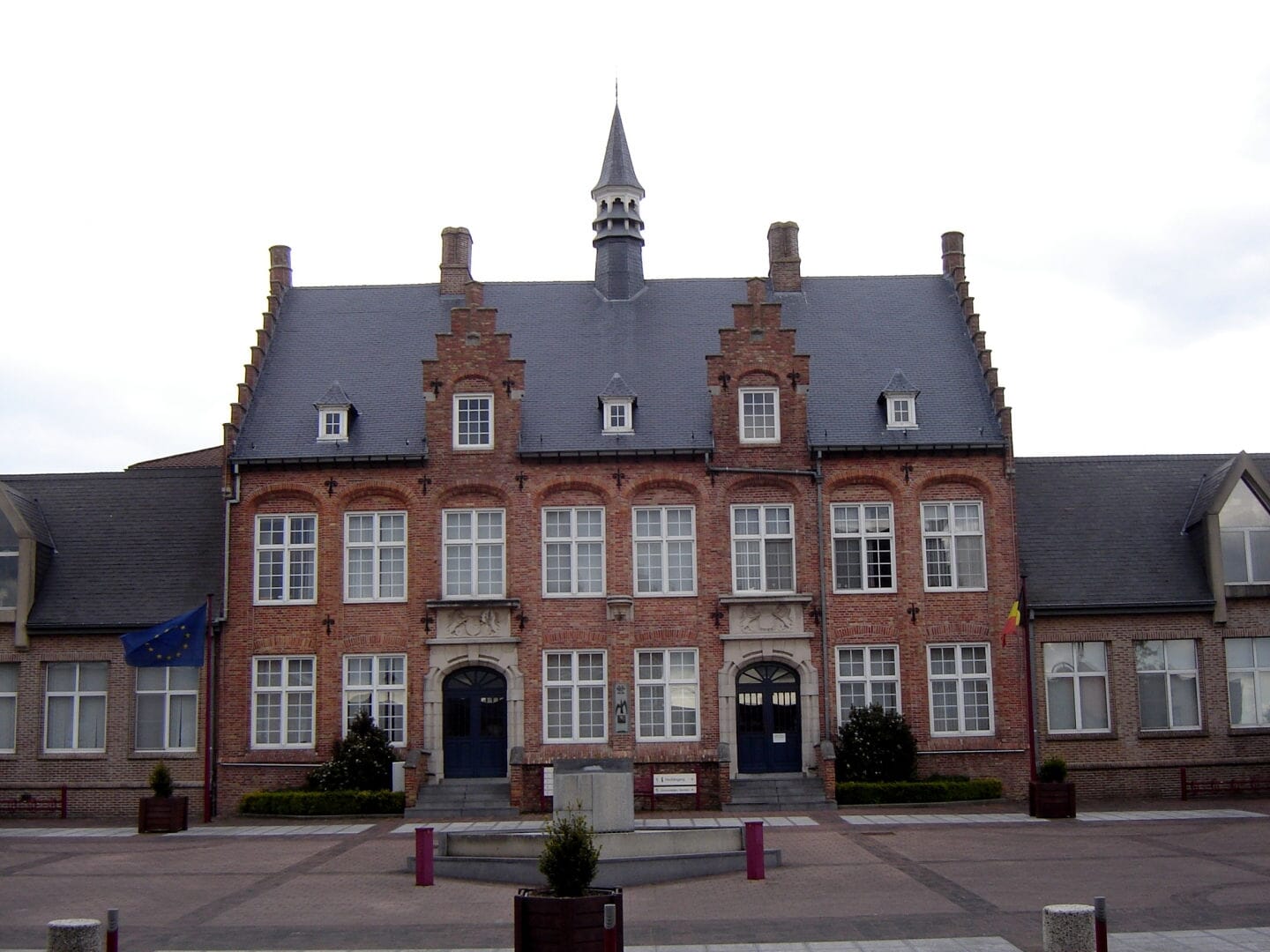 Things to Do in Zonnebeke, Belgium 2026 - Hotels & Flights - Earth Roulette